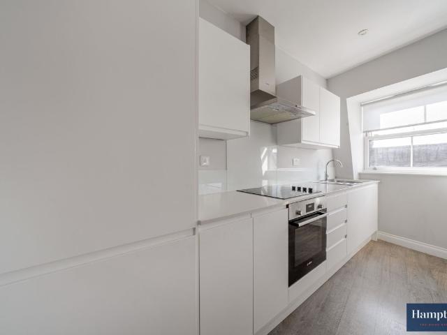 Rialto Road CR4, 2 bed flat to rent, £1,850 pcm | PrimeLocation