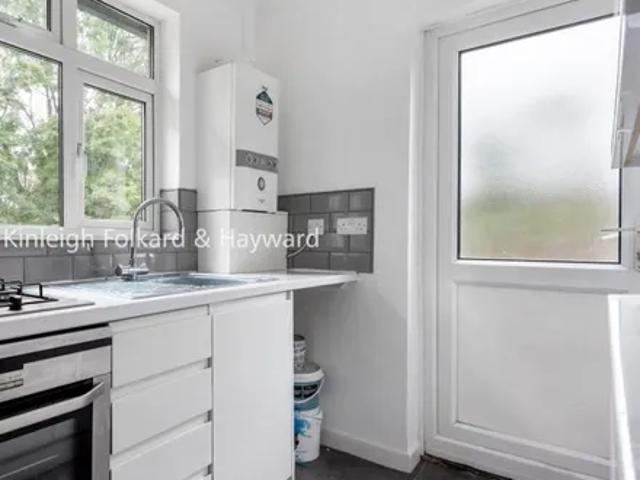 Rialto Road, Lonesome, London, CR4 2LT, United Kingdom | 3 bed apartment for rent #139623066 | Rentberry