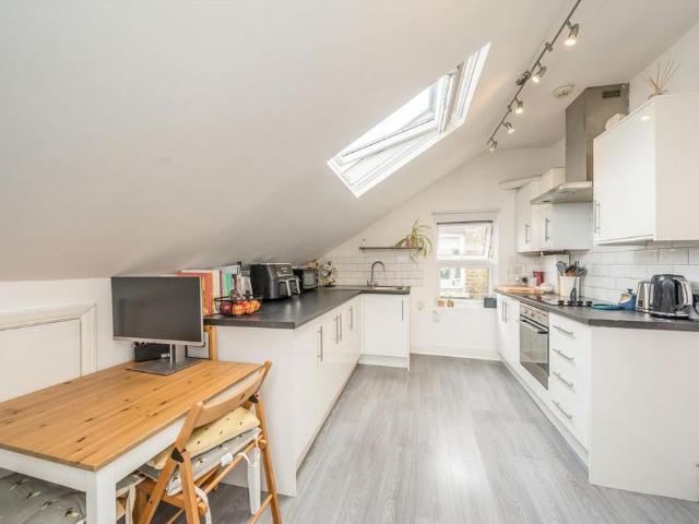 Ribblesdale Road, London SW16 1 bed flat to rent £1,600 pcm £369 pw