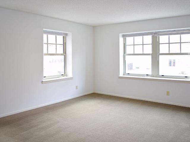 Ricardo 1 Bedroom Apartment for Rent at 811 E Armour Blvd, Kansas City, MO 64109 Central Hyde Park