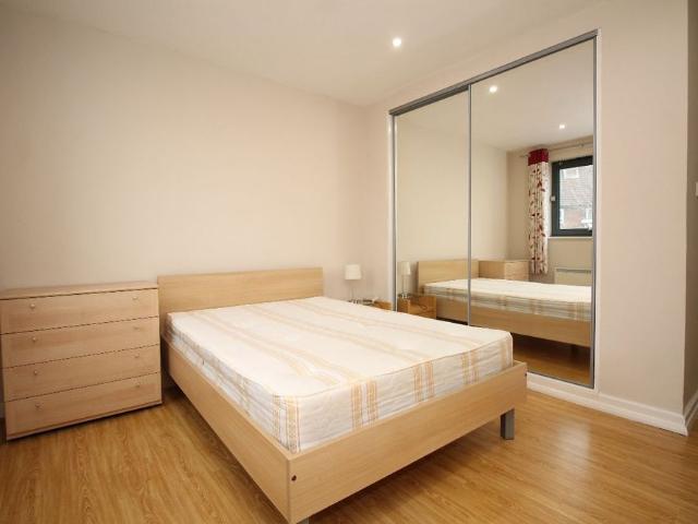 Rich Street, Westferry, Canary Wharf E14