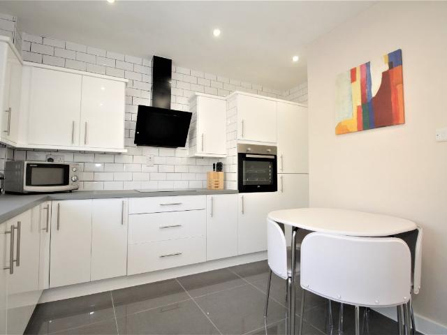 Rich Street, Westferry, Canary Wharf E14, 1 bed flat to rent, £1,800 pcm | PrimeLocation