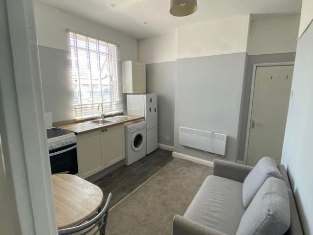 Richards Terrace, Cardiff CF24, Studio to rent, £700 pcm | PrimeLocation