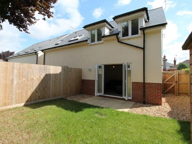Richards Close, Bournemouth 4 bed house to rent £2,240 pcm £517 pw