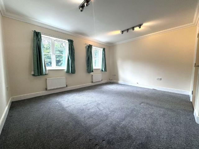 Richards Field, Chineham, RG24
