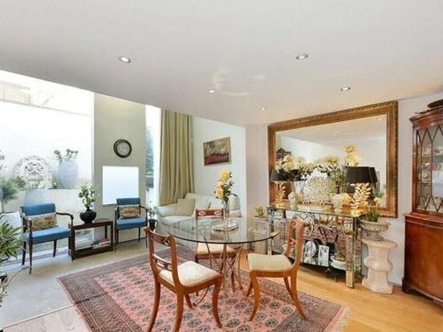 Richards Place, Chelsea, 2 Bedroom House