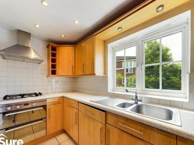 Richards Street, Hatfield, 3 Bedroom Coach