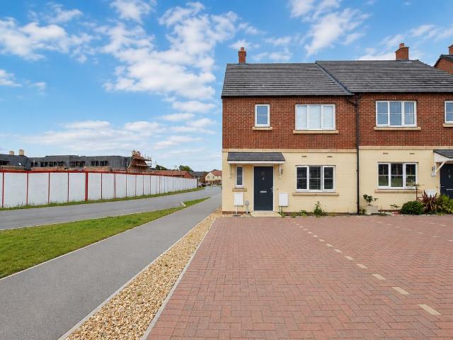 Richards Street, Raunds, Northamptonshire NN9, 1 bed town house to rent, £675 pcm | PrimeLocation