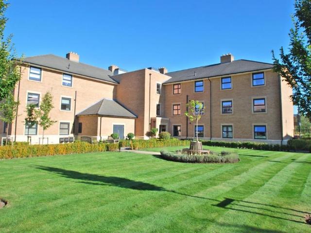 Richards Street, Woodford, SK7 2 bed property to rent £1,995 pcm £460 pw