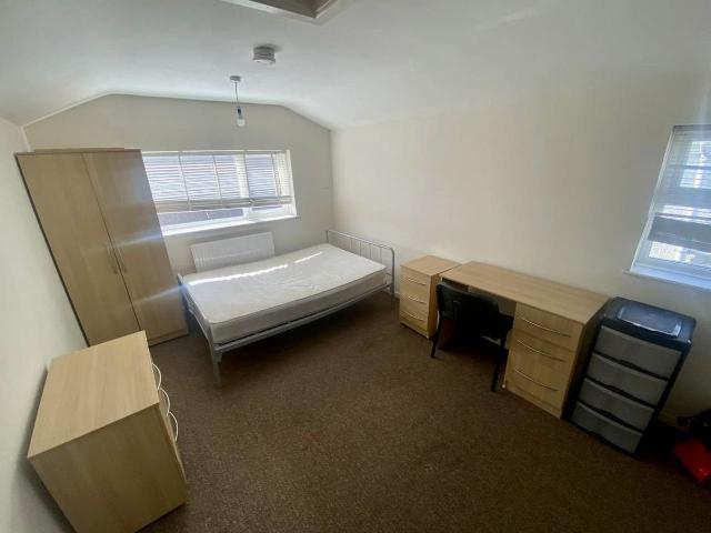 Richardson Street, Sandfields, City Centre, Swansea SA1, 3 bed property to rent, £1,200 pcm | PrimeLocation
