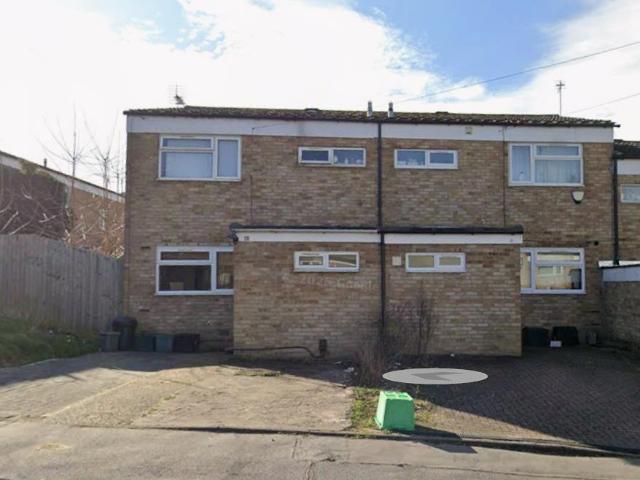 Richborough Close, Orpington Studio to rent £1,045 pcm £241 pw