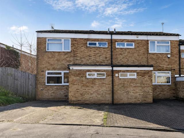 Richborough Close, Orpington Studio to rent £1,045 pcm £241 pw