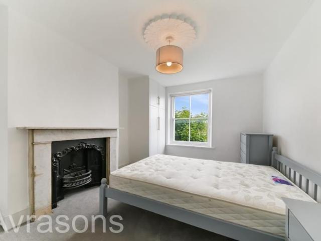 Richborne Terrace, Oval SW8, 4 bed flat to rent, £4,400 pcm | PrimeLocation