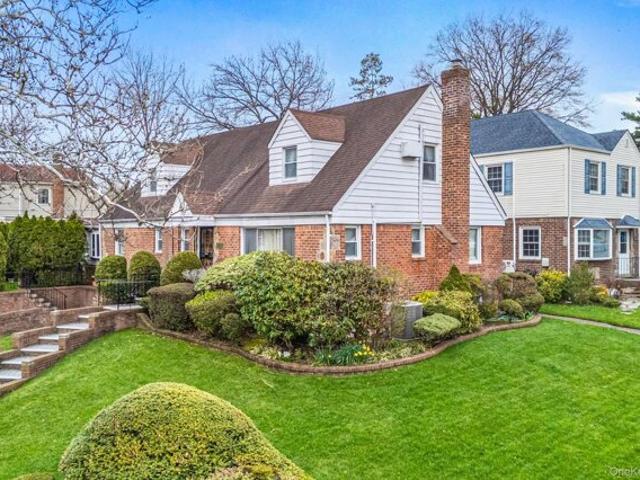 Richland Ave, Oakland Gardens, Home For Sale