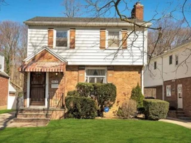 Richland Ave, Oakland Gardens, Home For Sale