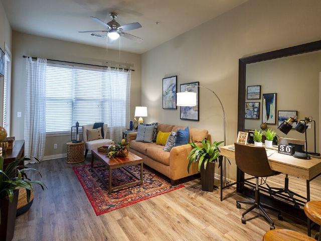 Richmond at Uptown 1 Bedroom Apartment for Rent at 5455 Richmond Ave, Houston, TX 77056 Great Uptown