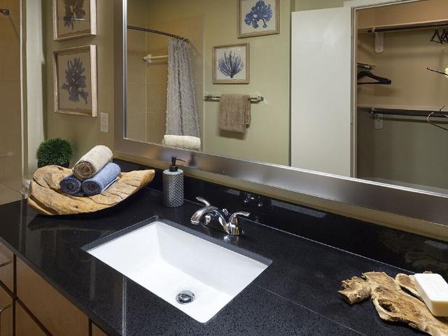 Richmond at Uptown 1 Bedroom Apartment for Rent at 5455 Richmond Ave, Houston, TX 77056 Great Uptown