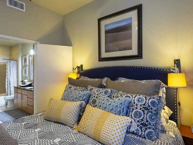 Richmond at Uptown 1 Bedroom Apartment for Rent at 5455 Richmond Ave, Houston, TX 77056 Great Uptown