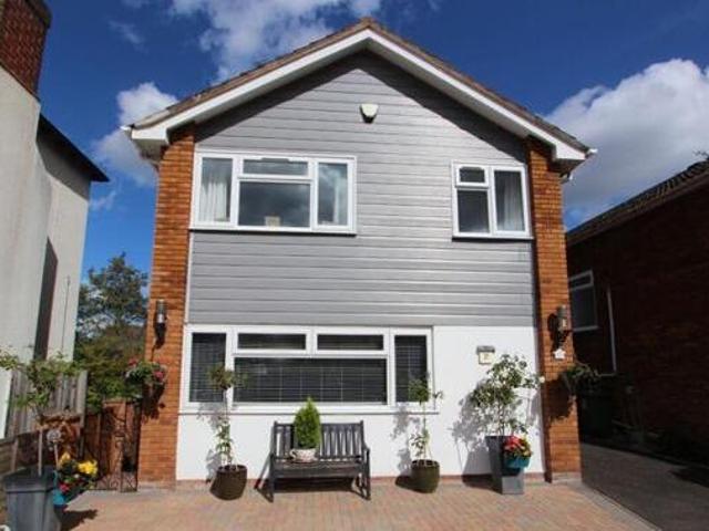 Richmond Avenue, Finchfield, 4 Bedroom Detached