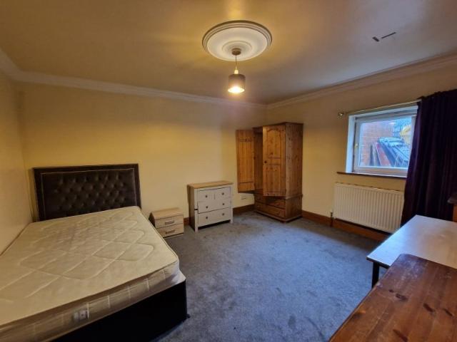 Richmond Avenue, Hyde Park, Leeds LS6, 3 bed terraced house to rent, £568 pppm | PrimeLocation