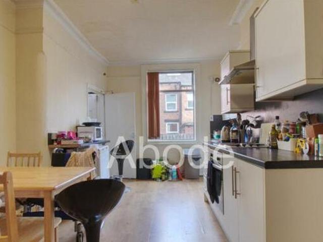 Richmond Avenue, Hyde Park, 5 Bedroom House