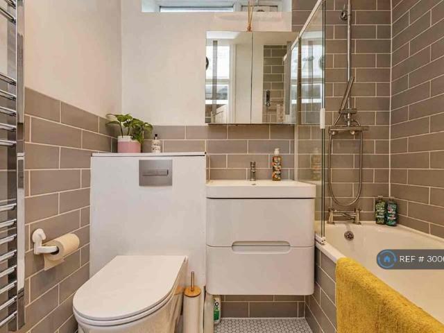 Richmond Avenue, London, N1 2 bed flat to rent £3,250 pcm £750 pw