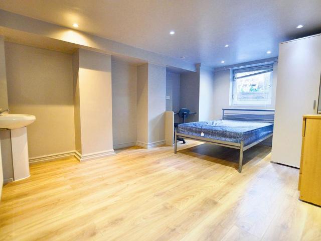 Richmond Avenue, Leeds LS6 7 bed property to rent £2,730 pcm £630 pw