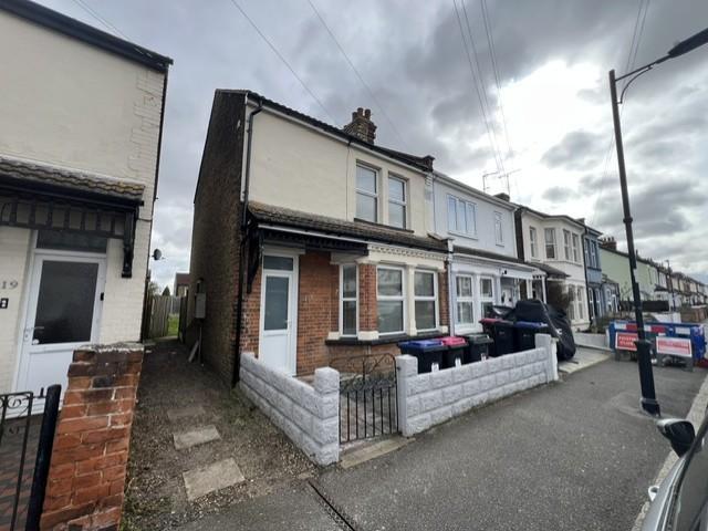 Richmond Avenue, Shoeburyness SS3 3 bed terraced house to rent £1,795 pcm £414 pw