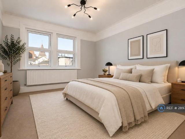 Richmond Chambers, Bournemouth, BH2 3 bed flat to rent £1,550 pcm £358 pw