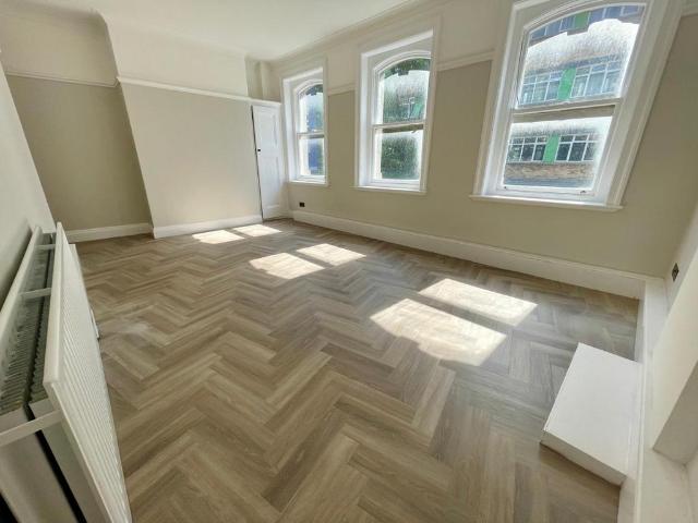Richmond Chambers, Richmond Hill. 2 bed flat to rent £1,600 pcm £369 pw