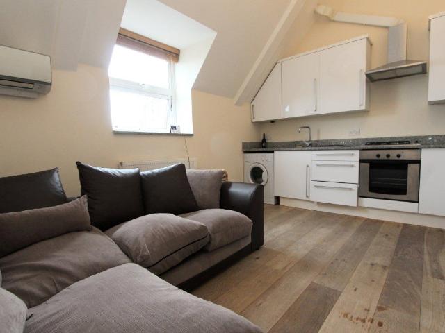 High Street, London N8, 2 bed flat to rent, £1,950 pcm | PrimeLocation