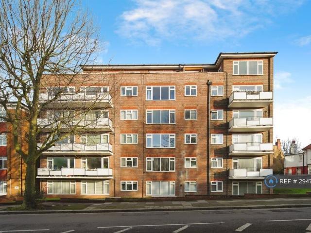 Richmond Court, Hove, BN3 2 bed flat to rent £1,600 pcm £369 pw