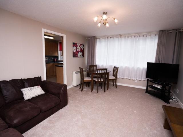 Richmond Court, Rosemount, Aberdeen AB25, 2 bed flat to rent, £725 pcm | PrimeLocation