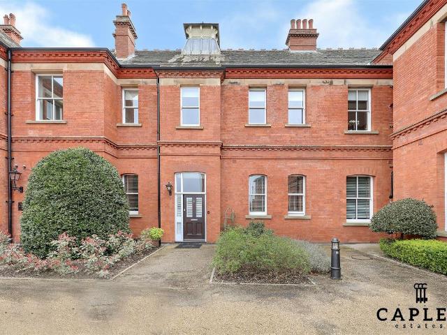 Richmond Drive, Woodford Green IG8, 2 bed property to rent, £2,700 pcm | PrimeLocation