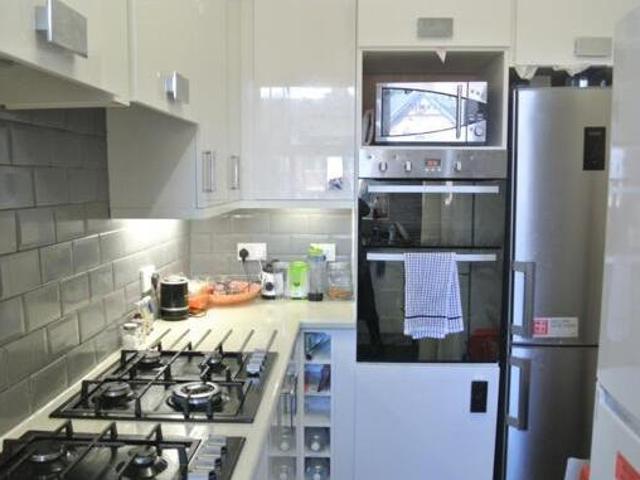 Richmond Grove, Victoria Park, 6 Bedroom Terraced