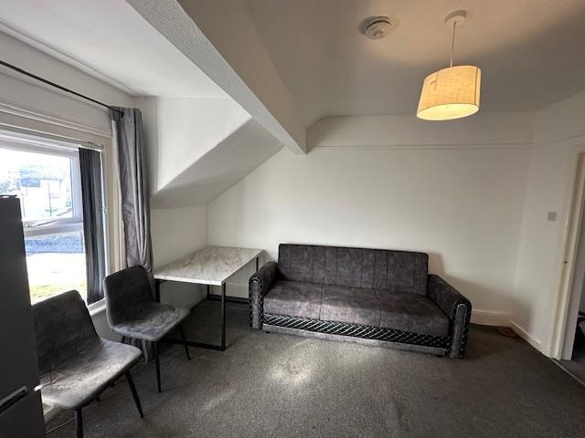 Richmond Grove, Manchester M13 3 bed flat to rent £1,295 pcm £299 pw