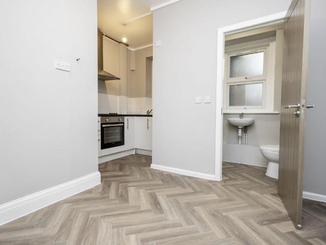 Richmond Hill, Bournemouth BH2, Studio to rent, £700 pcm | PrimeLocation