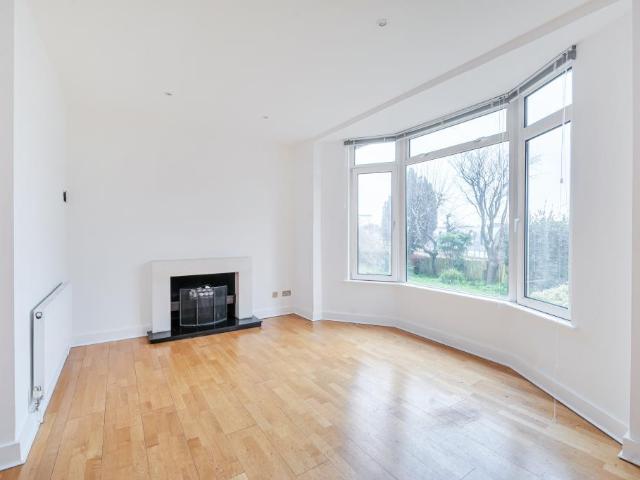 Richmond Hill, Richmond, TW10 3 bed flat to rent £4,000 pcm £923 pw