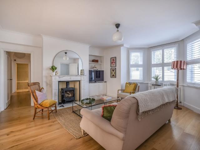 Richmond Hill, Richmond TW10, 3 bed flat to rent, £4,000 pcm | PrimeLocation