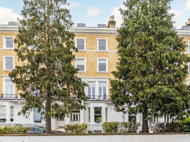 Richmond Hill, Richmond TW10 3 bed flat £8,950 pcm £2,065 pw