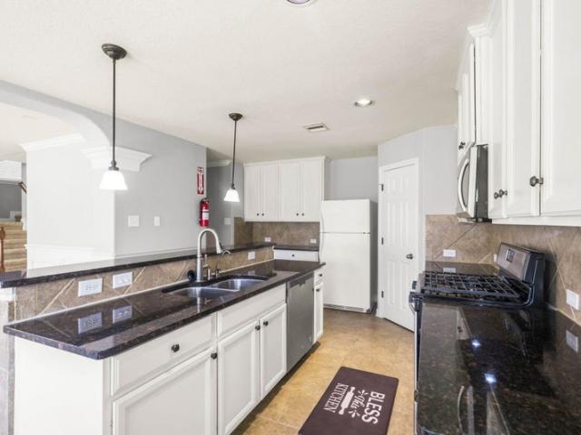 Richmond House with Dining area. Highquality & bea