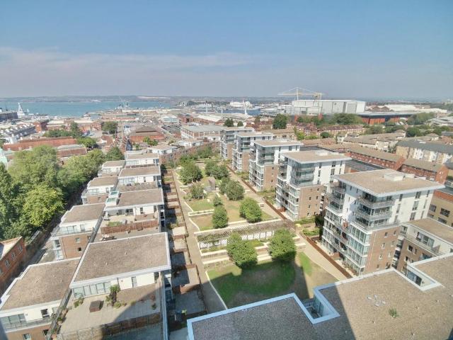 Richmond House, Bonfire Corner, Portsmouth PO1, 2 bed flat to rent, £1,450 pcm | PrimeLocation