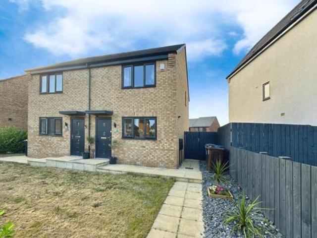 Richmond Lane, Kingswood, 2 Bedroom Semi detached