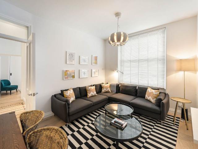 Richmond Mansions, London SW5, 3 bed flat to rent, £4,767 pcm | PrimeLocation