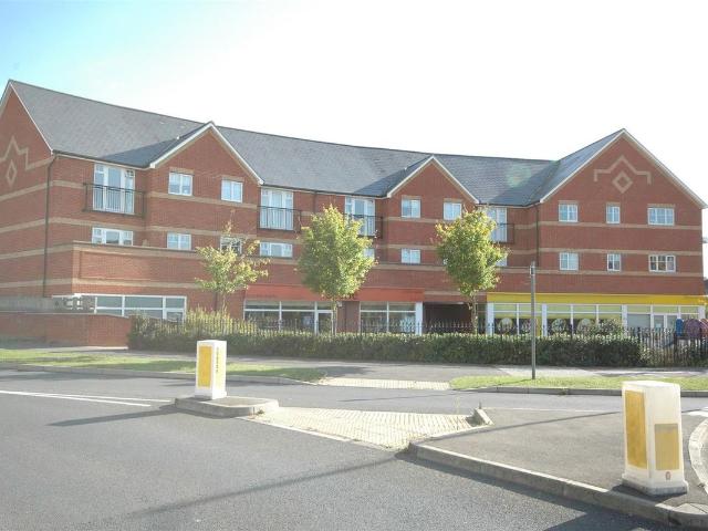 Richmond Meech Drive, Kennington, Ashford TN24, 2 bed flat to rent, £1,100 pcm | PrimeLocation
