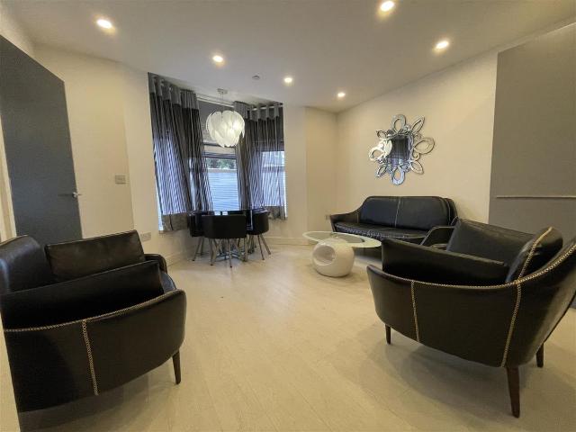 Richmond Parc, Richmond Road, Cardiff CF24, 1 bed flat to rent, £995 pcm | PrimeLocation