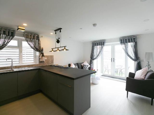 Richmond Parc, Richmond Road, Cardiff CF24, 2 bed flat to rent, £1,350 pcm | PrimeLocation