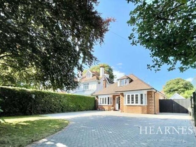 Richmond Park Avenue, Queens Park, 3 Bedroom Detached