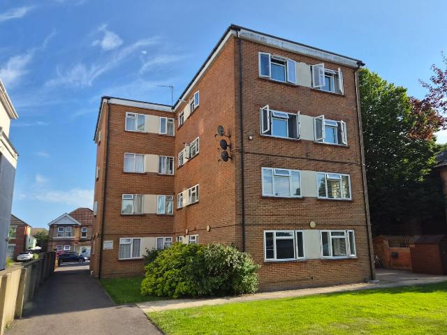 Richmond Park Road, Bournemouth BH8, 2 bed flat to rent, £1,175 pcm | PrimeLocation