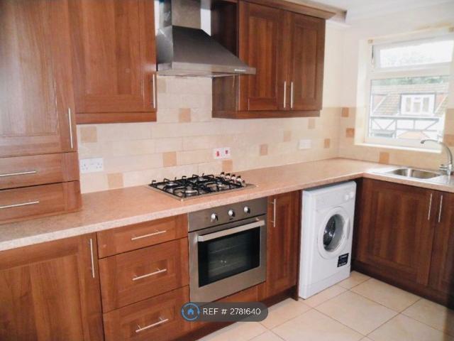 Richmond Park Road, Bournemouth BH8, 2 bed flat to rent, £1,250 pcm | PrimeLocation